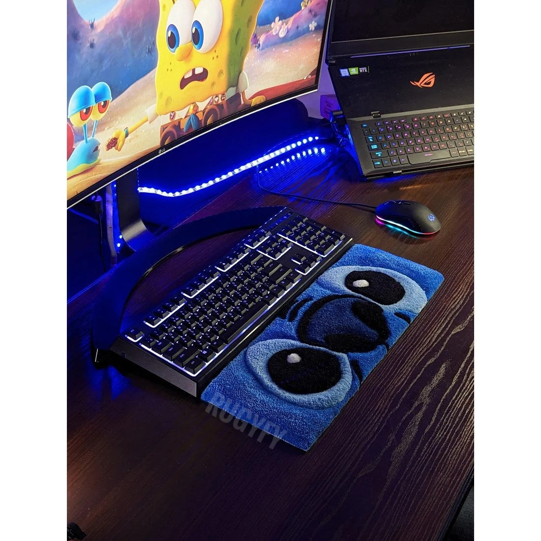 Super Fluffy Anime Keyboard Rug , Wrist Rest Keyboard Rugs , Anime Rug ...